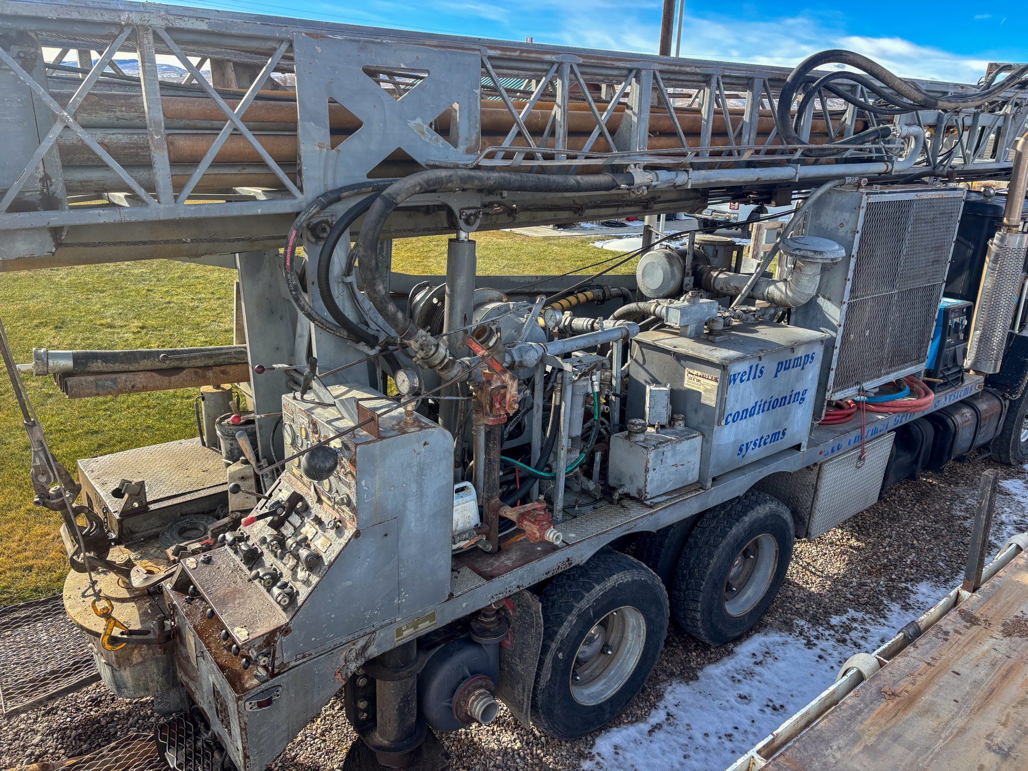 1982 TH60 Drill Rig | Drilling Equipment Resources
